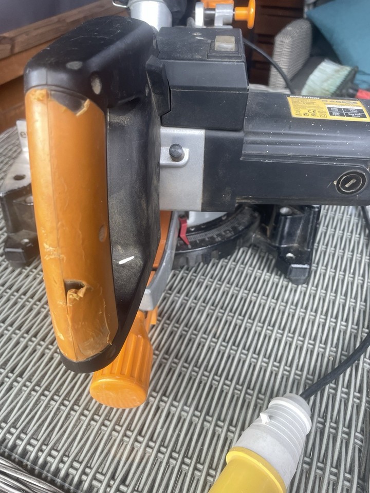 Evolution Rage 3~S Multipurpose Sliding Mitre Saw. Working but guard ...