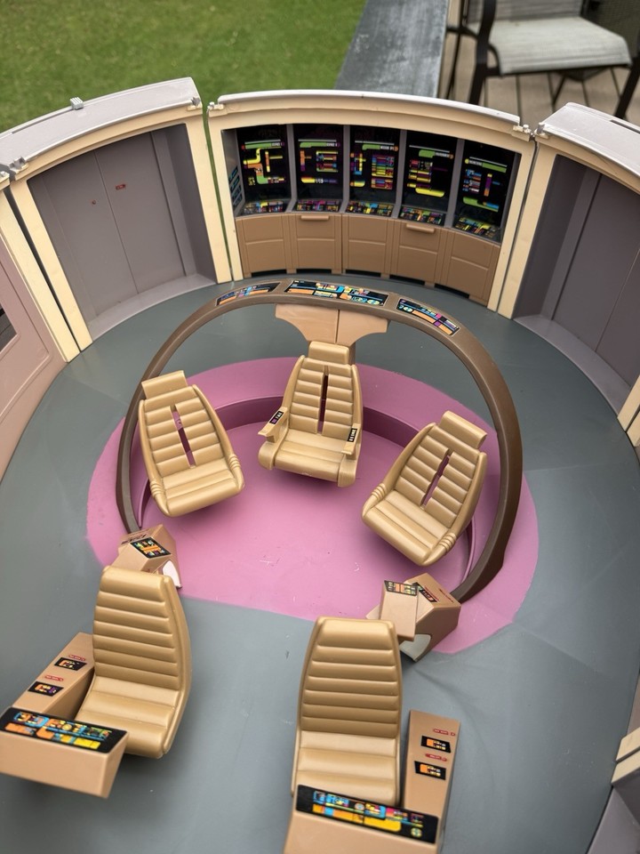 Playmates Star Trek The Next Generation Enterprise Bridge Playset W/ 7 ...