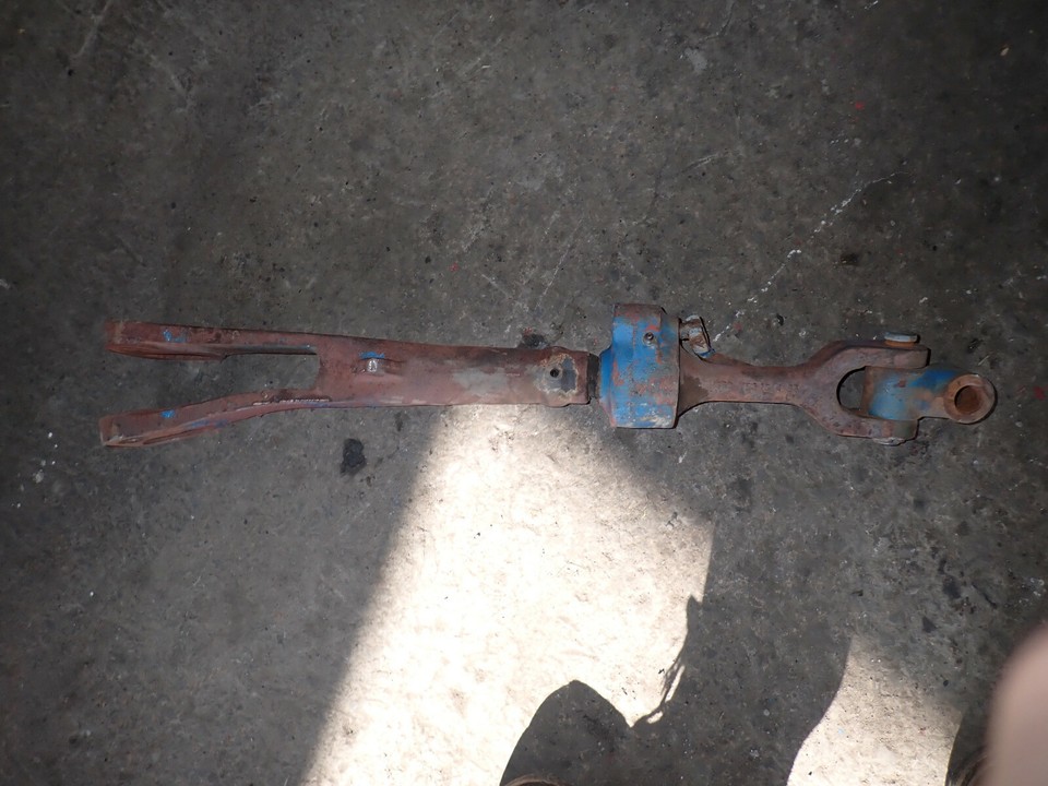 Ford Tractor Right Leveling Arm E0NN569KA TW5 TW15 TW25 TW35 | eBay