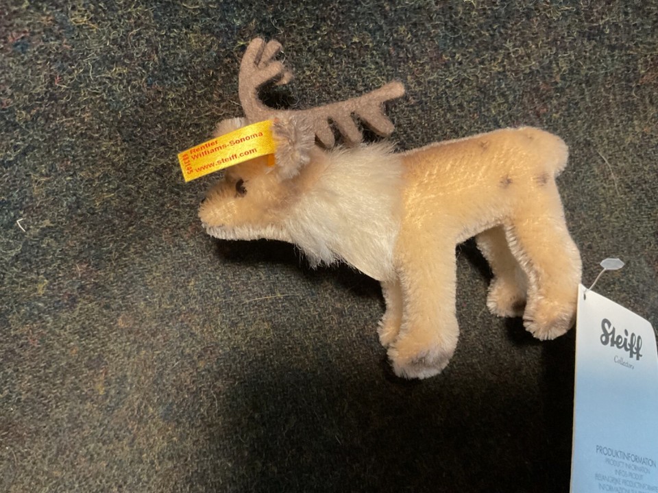 Steiff William-Sonoma Exclusive Holiday Reindeer color is blonde ...
