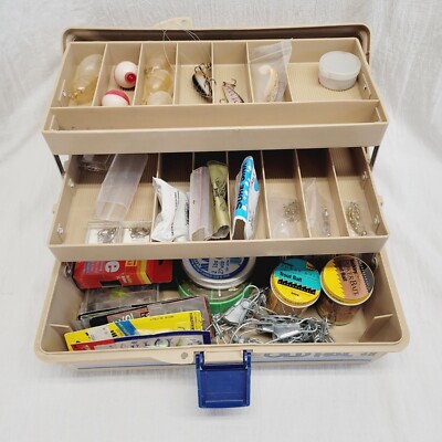 Old Pal 1050 Vintage Fishing Tackle Box With Assorted Gear ...
