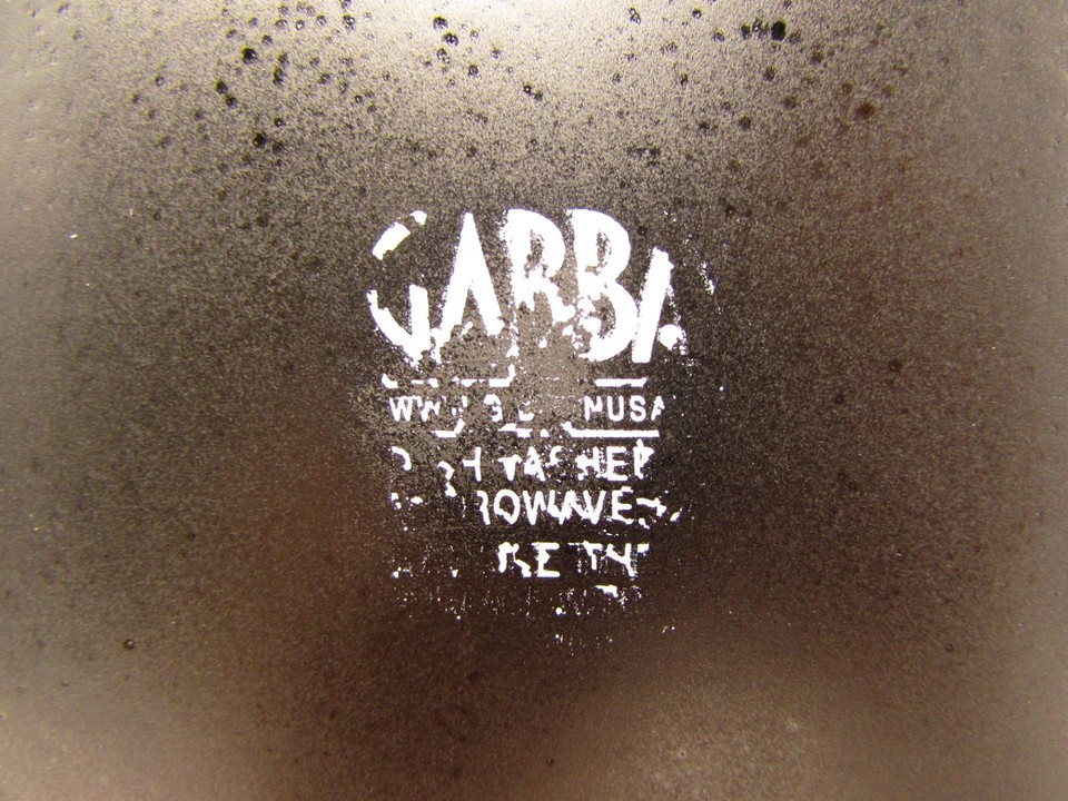 GBB8 by Gabbay Dinner Plate Black & Tan Lines Ribbed Black Bottom L196 ...