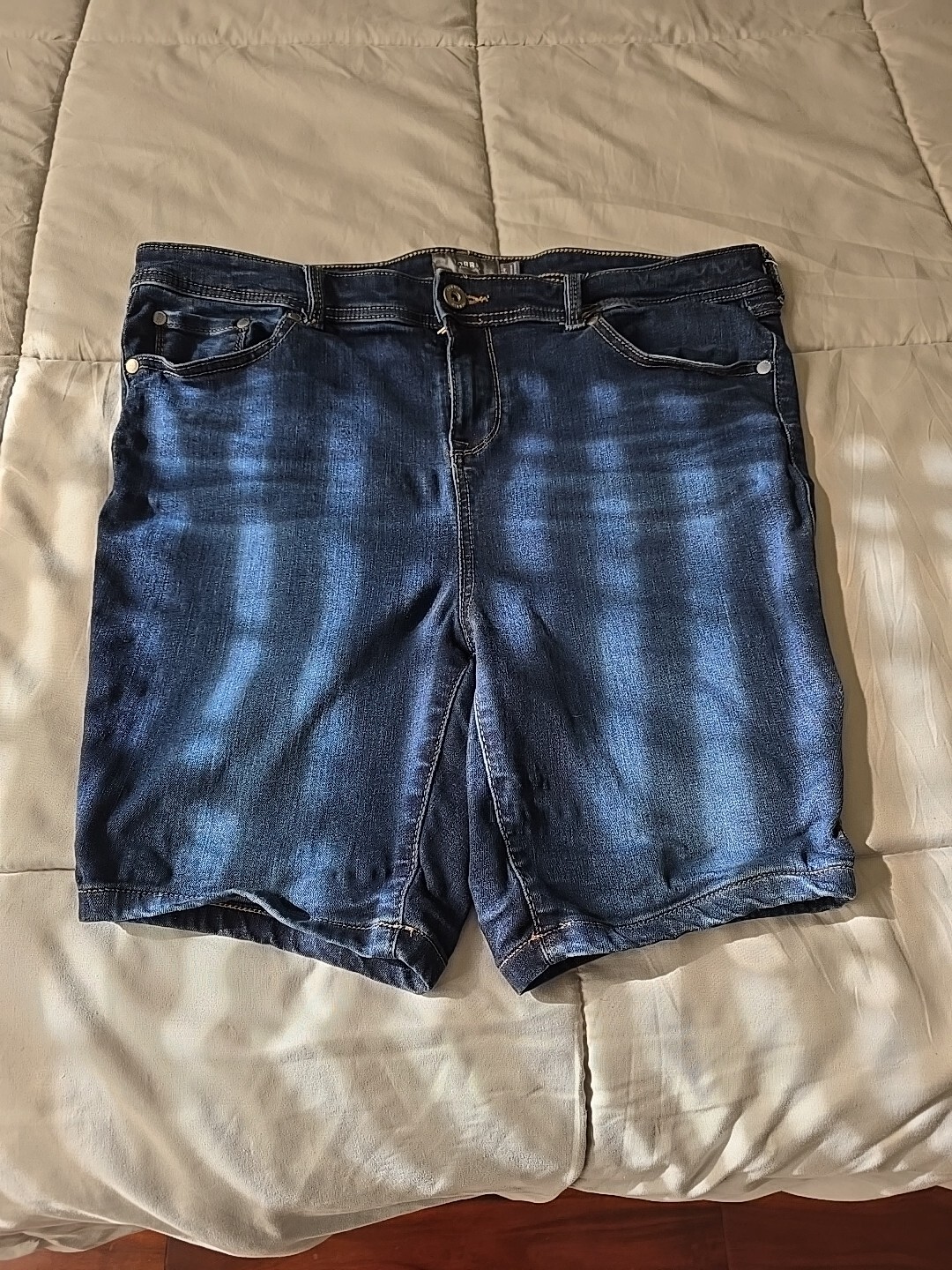 Torrid Bermuda Lean Jean Shorts Plus Size: (14) Feel The Fit Super ...
