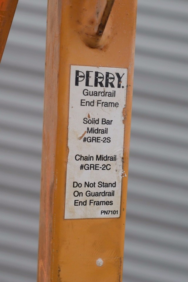 PERRY Scaffolding 2pc Set Guardrail End Frame solid mid-rail GRE-2S ...