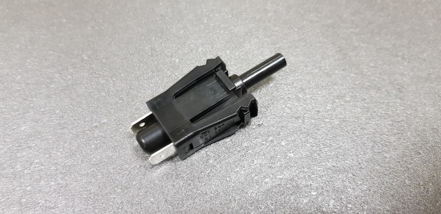 Genuine Mercedes switch W123 W124 W126 W201 R129 W140 W203 W204 ...