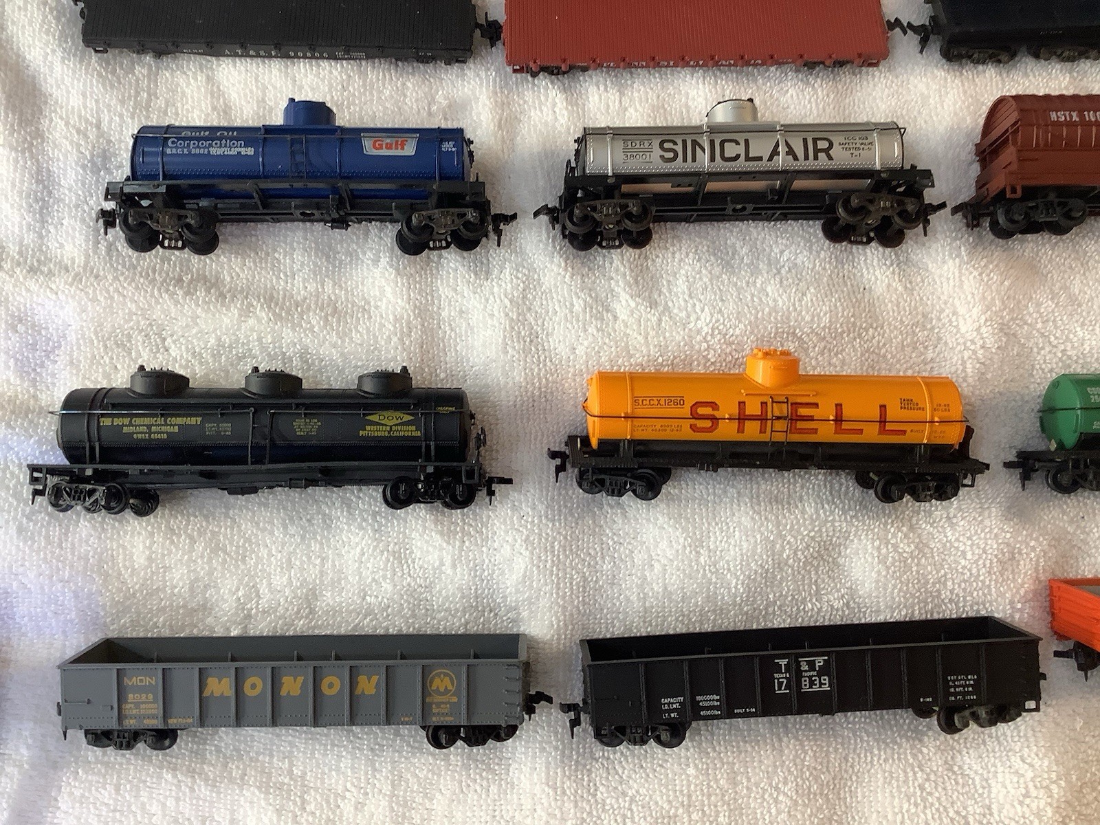 Huge Lot 31 HO Scale Trains Cars 1 Engine W/ Boxes Athearn Varney Tyco ...