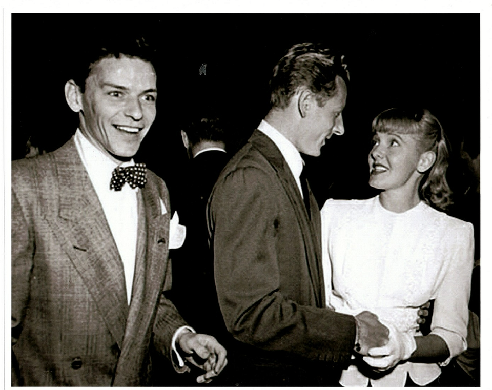 2 - 8x10 B&W PHOTOS FRANK SINATRA & BING CROSBY & with DANNY KAYE ...