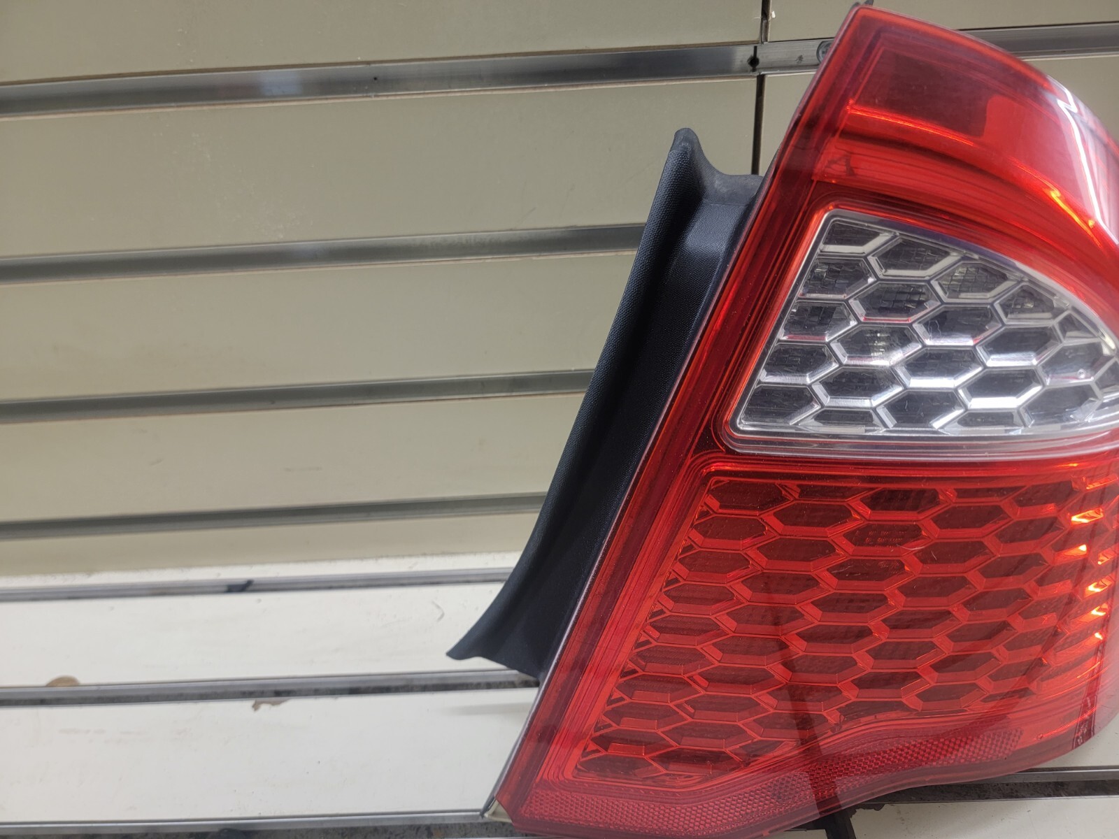 10-12 Ford FUSION Tail Light Break Light Lamp Assembly Rear RIGHT ...