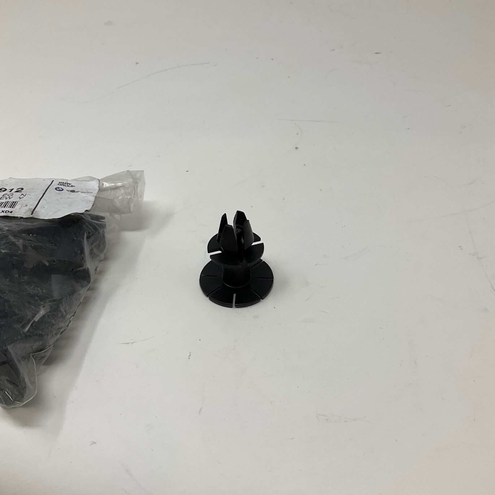 BMW Spacer Clip Set of 8 Pieces 1, 3, 6 Series And X1 X6 07147122912 ...