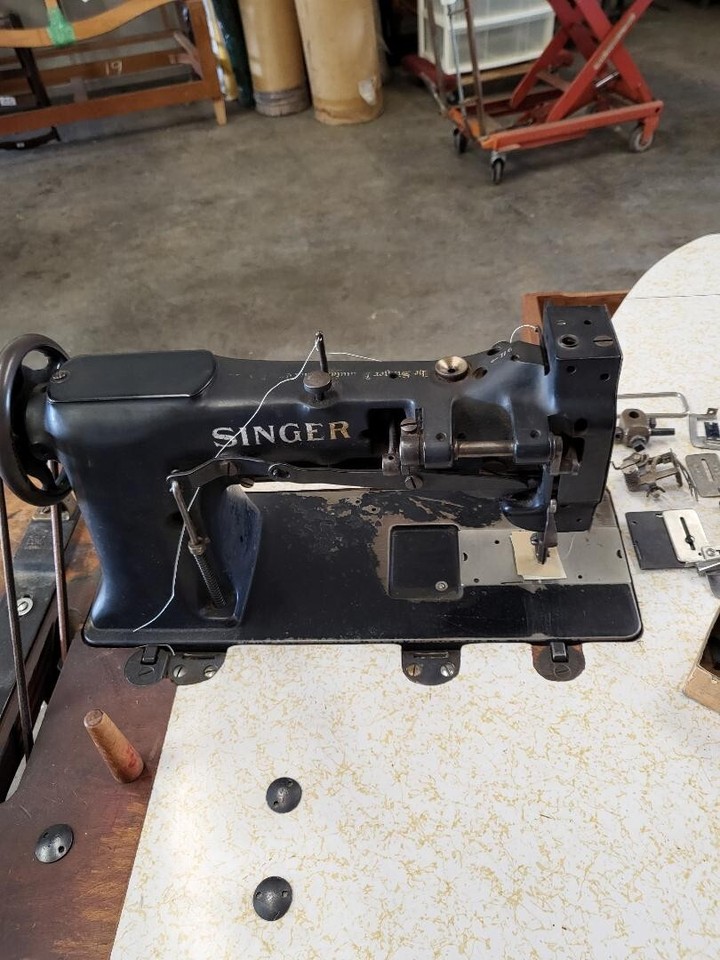 Singer 111W industrial sewing machine-complete with table and ...