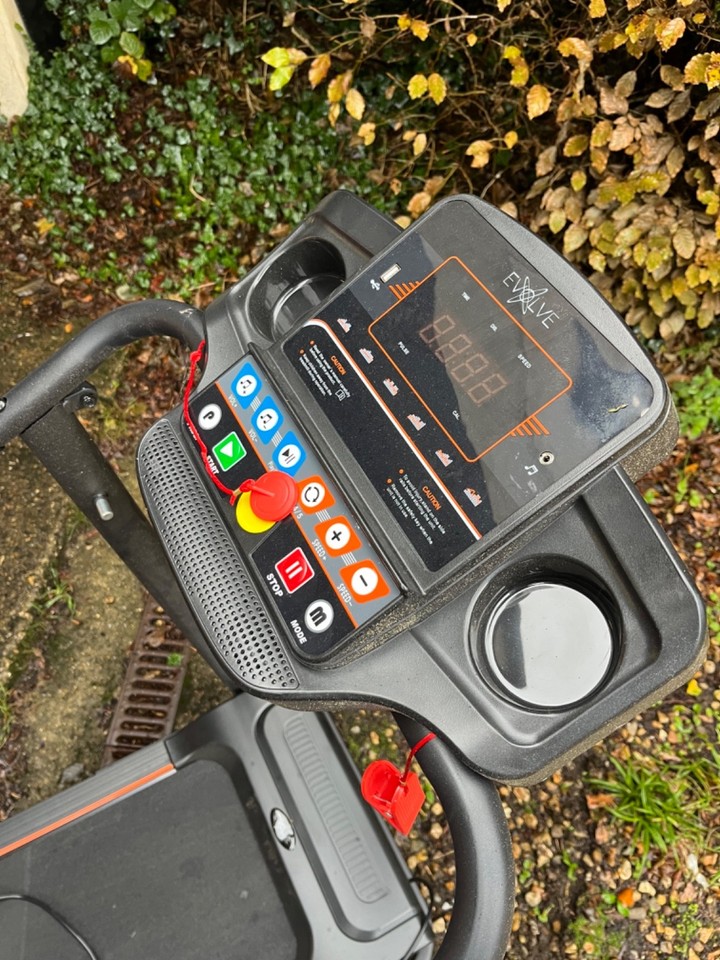 Evolve treadmill for home. 3 level inclination and foldable running ...