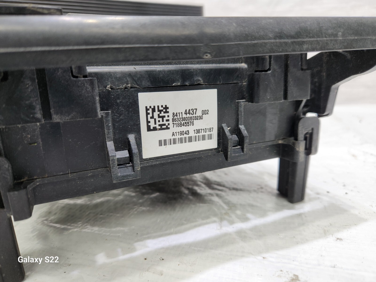 OEM Genuine GM Fuse Relay Junction Block 15-19 GMC Chevrolet Cadillac ...