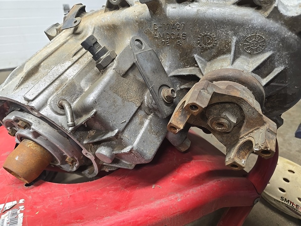 NP241C Transfer Case/GMC/Driverside Drop/27 Spline Input/32 Spline Out ...
