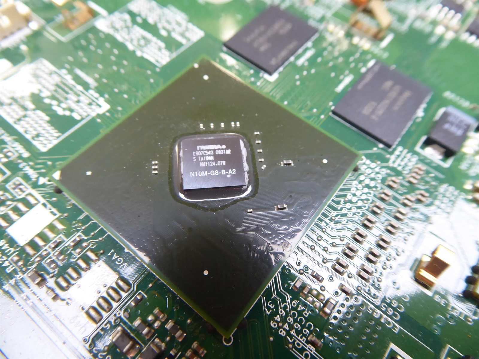 Medion Akoya P7612 Mainboard Motherboard Nvidia GT210M 55.4DN01.031 ...