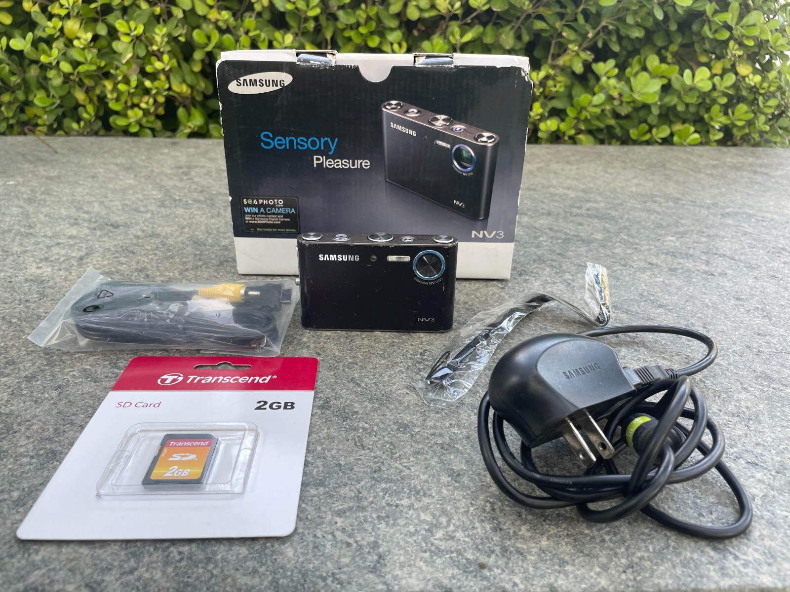 Samsung NV3 7.2MP Compact Digital Camera Blk, Battery, Charger, 2GB ...