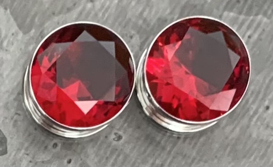 PAIR Large Red Gem Screw Fit Tunnels Plugs Gauges Pierced Body Jewelry ...