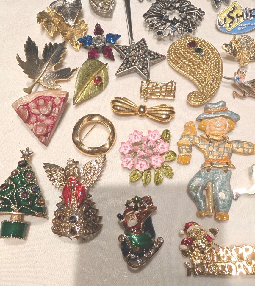 Vintage lot of 31 rhinestone Assorted brooches Pins many signed | eBay