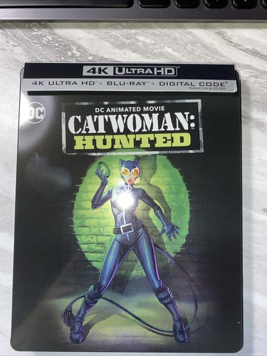 Catwoman Hunted (4K Ultra HD, Blu-ray) Best Buy Exclusive, No Digital ...