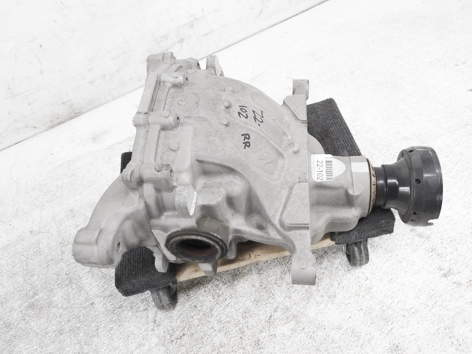 2015-2020 Ford Mustang Gt Auto Trans Rear Differential Carrier Case 3. ...