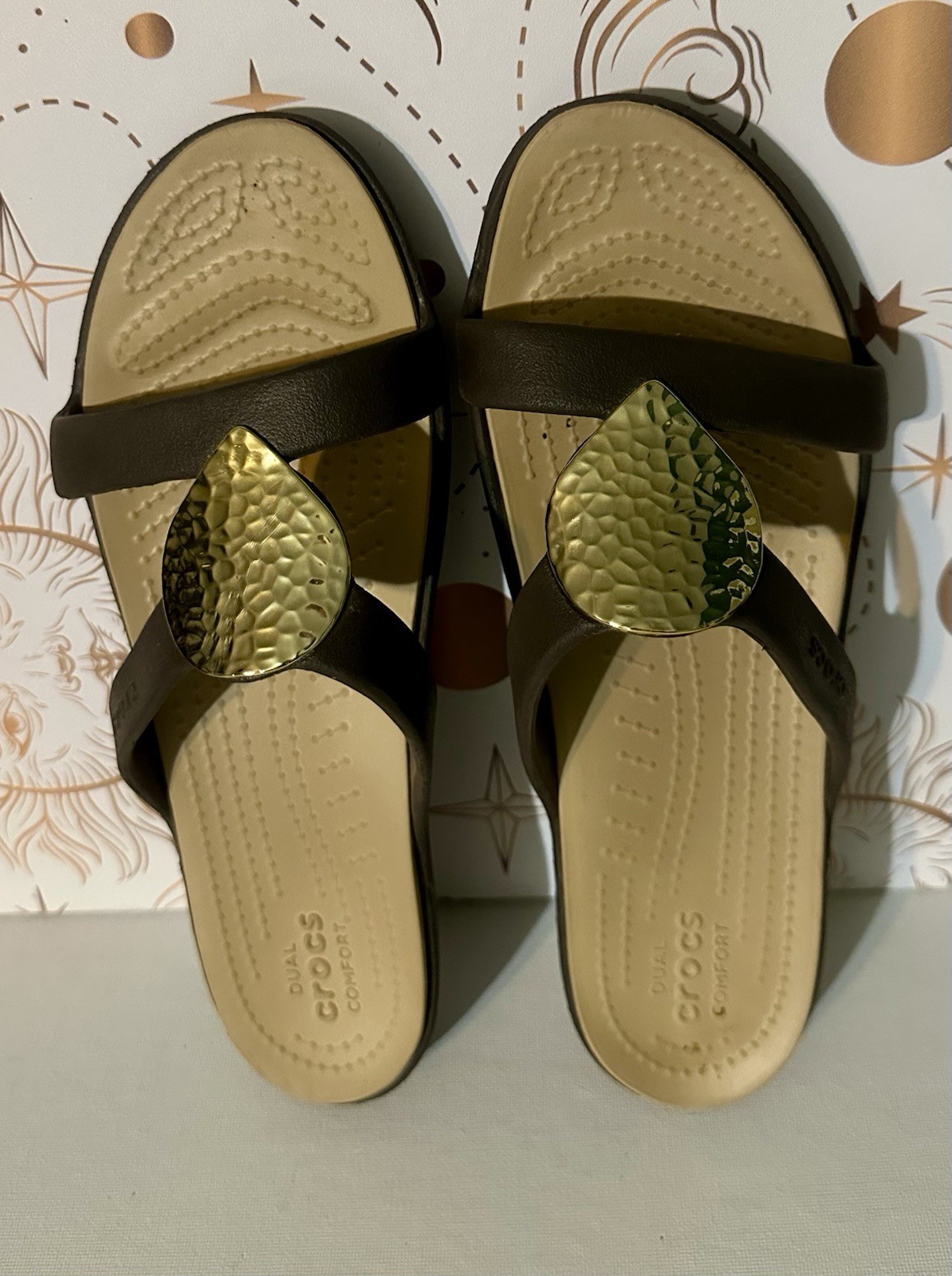 Crocs Sanrah Hammered Tear Drop Sandal Women's Size … - Gem
