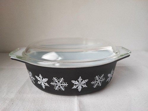 Old Pyrex Oval Casserole / Snowflake Black | eBay