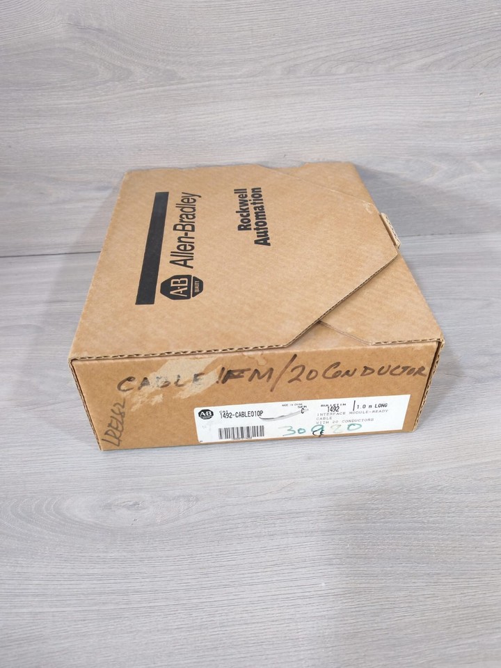 Allen Bradley 1492-CABLE010P Ser. C Interface Module Cable 1m Long | eBay