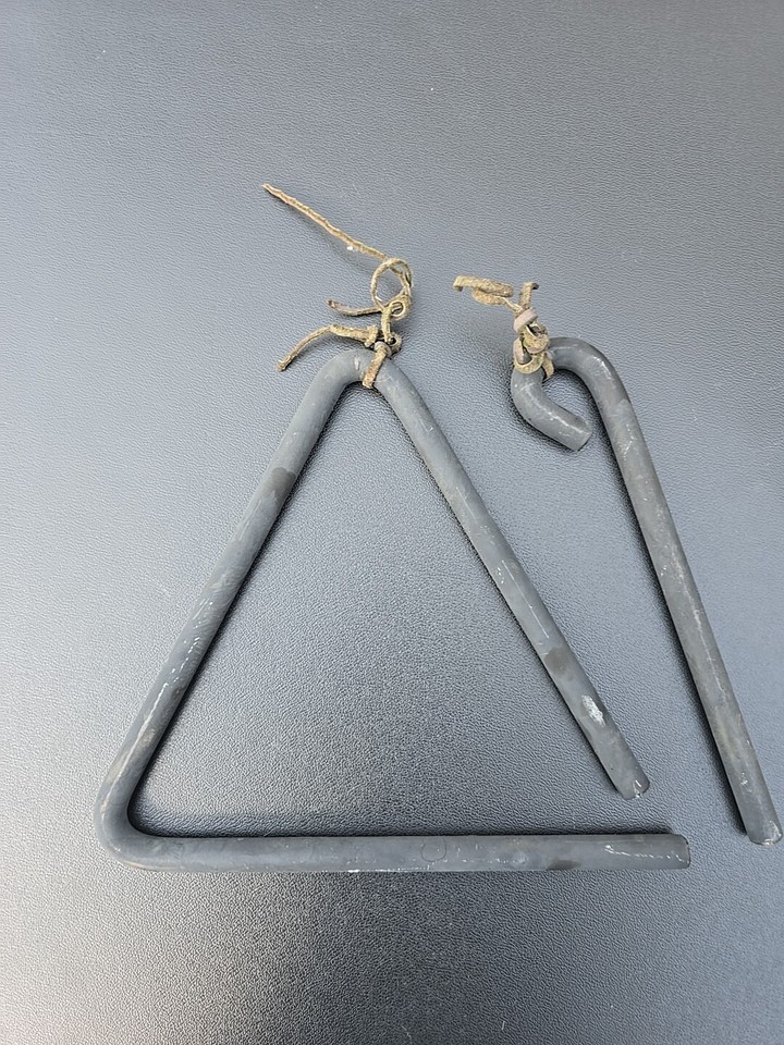 Vintage Iron Triangle Dinner Bell ~ Farmhouse Chuckwagon Rustic Farm ...