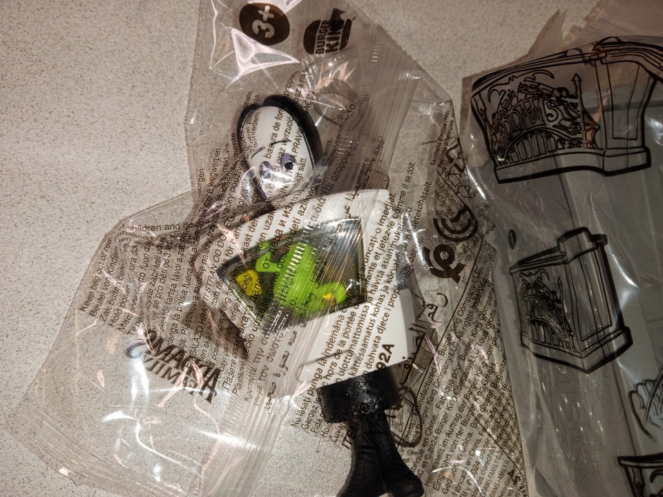 2024 THE ADDAMS FAMILY WEDNESDAY + THING BOX LIGHT UP BURGER KING KID ...