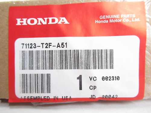 2016-2017 Honda Accord Front Grille Upper Trim Molding | 71123T2FA51 ...