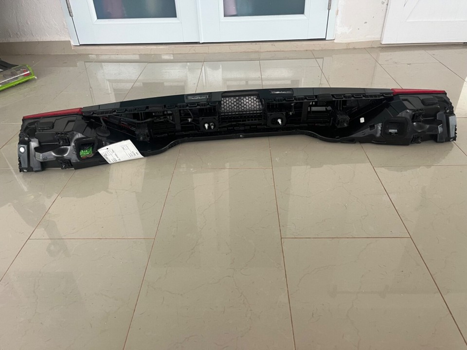 Complete! 2019 2020 2021 Audi Q8 Rear Center Trunk Tail Light LED ...