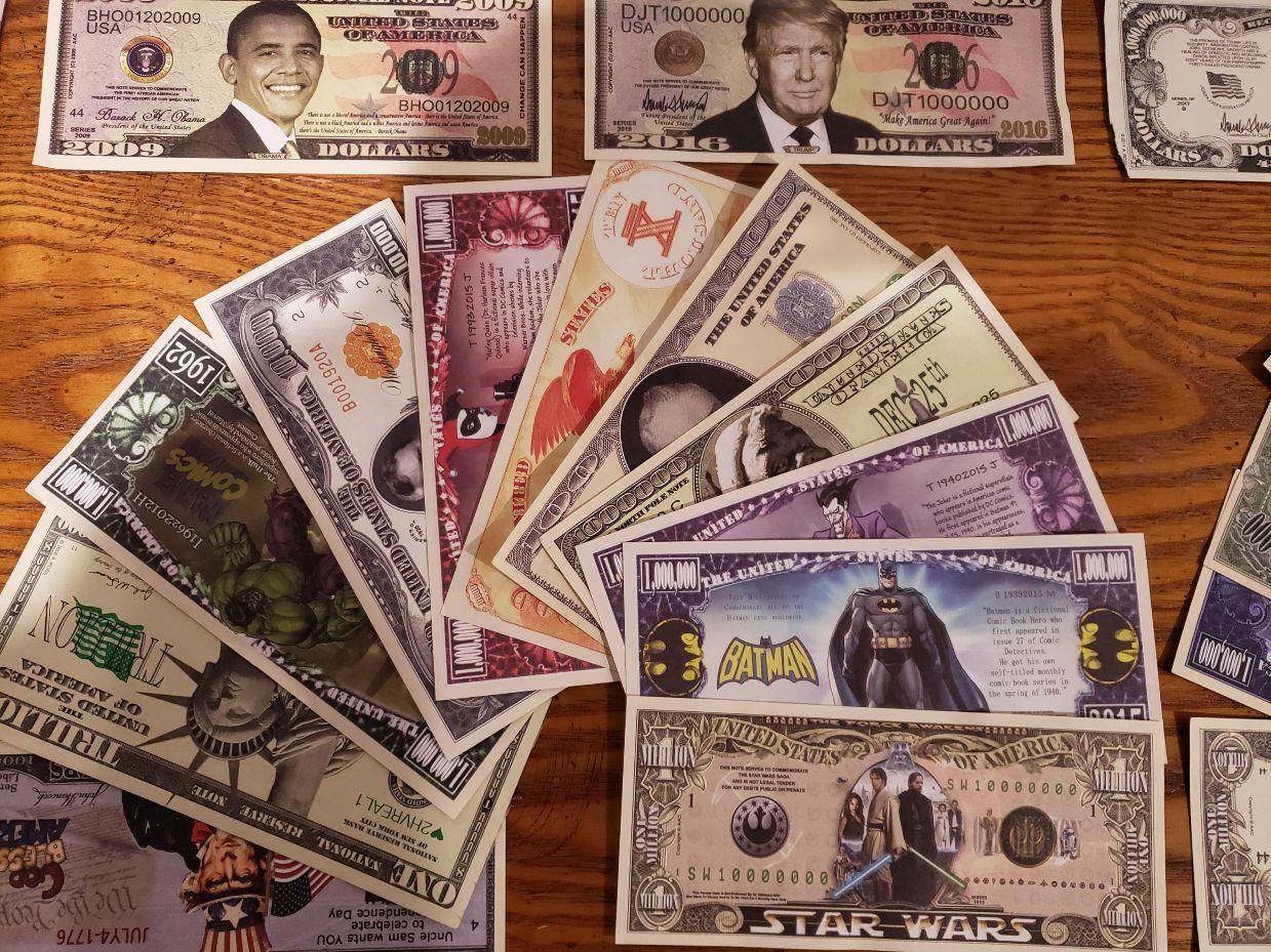 GRAB BAG OF 25 ASSORTED FAKE MONEY NOVELTY DOLLAR BILLS trick joke ...