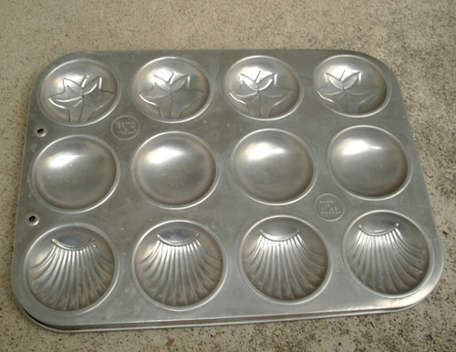 Vtg 1970s 12-Cup Ball Dome Aluminum Baking Pan SHELLS MAPLE LEAFS Made ...