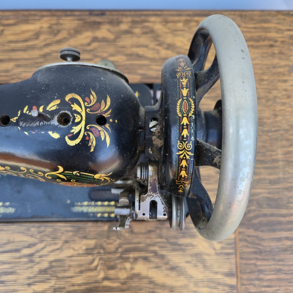 Antique Original 1900s SINGER RED EYE 66 Sewing Machine w. Table ...