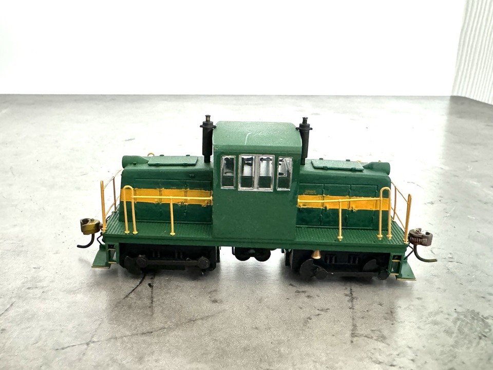 HO Bachmann Spectrum 85203 Red Unlettered GE 45 Ton Switcher Locomotive ...