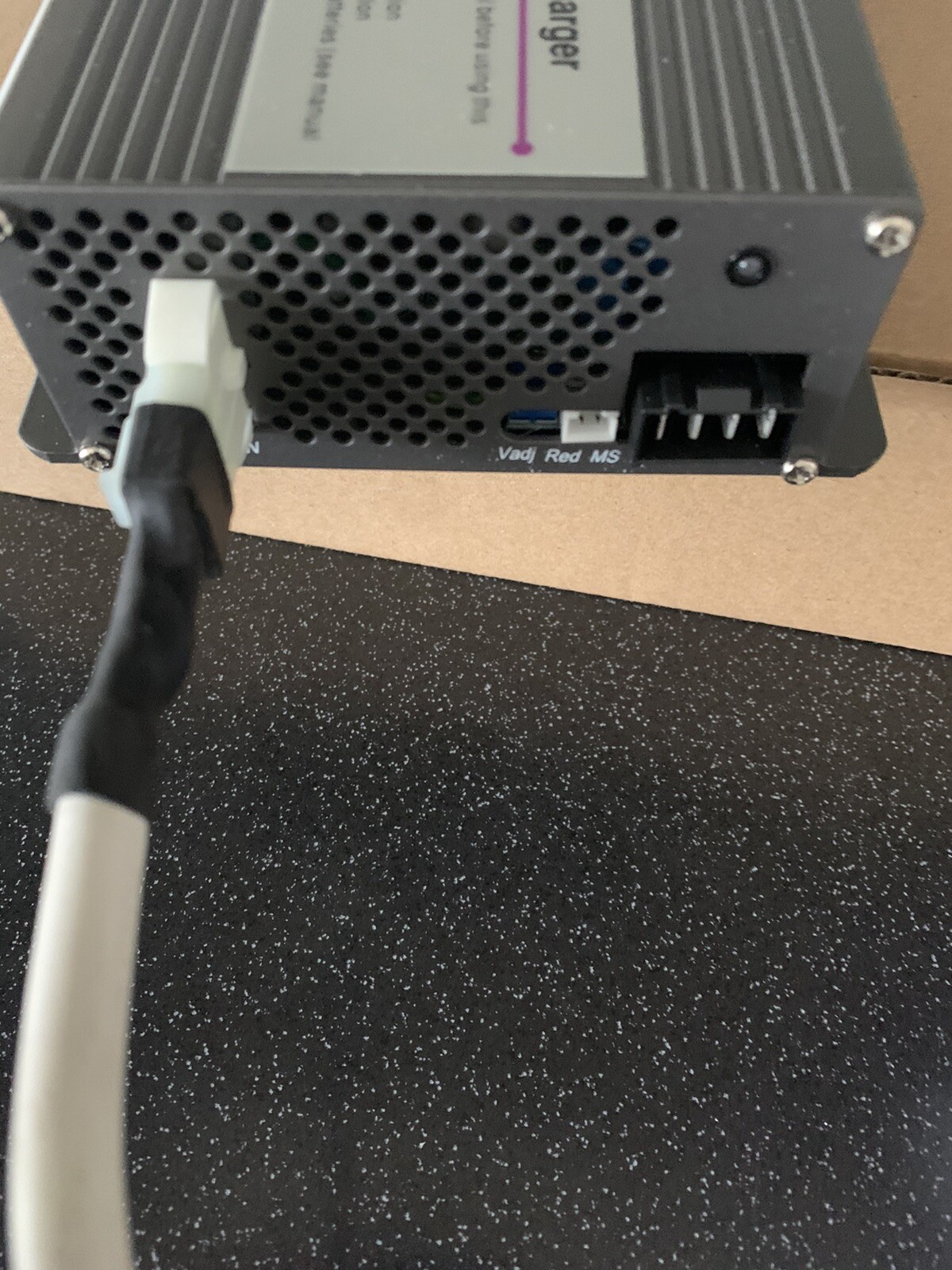 SARGENT PX300 LEISURE BATTERY CHARGER 12V CARAVAN/MOTORHOME/CAMPER 24HR ...