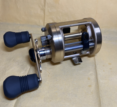 Shimano Gold Calcutta 400B Baitcasting Fishing Reel Carbontex Drag ...