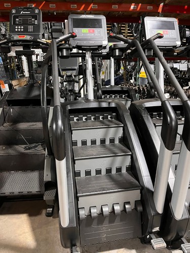 Life Fitness Powermill Stepmill Stair Climber w/ C Console - Cleaned ...