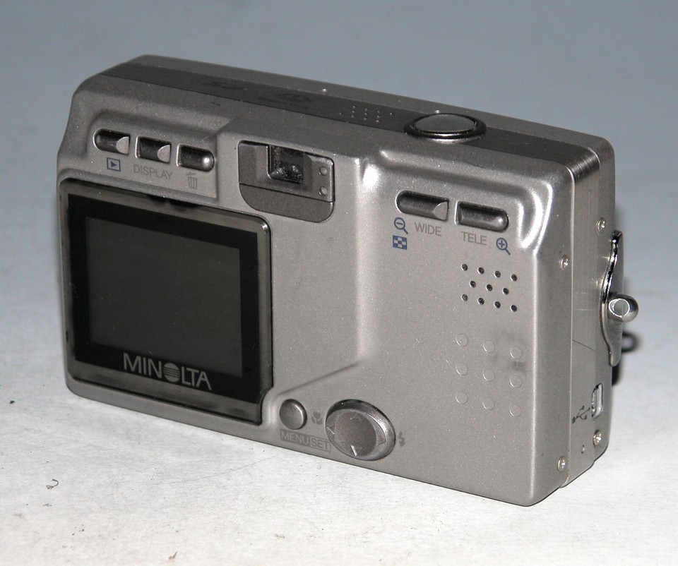 Minolta DiMage G500 5.0MP Digital Camera #1846 (Battery & New Charger ...