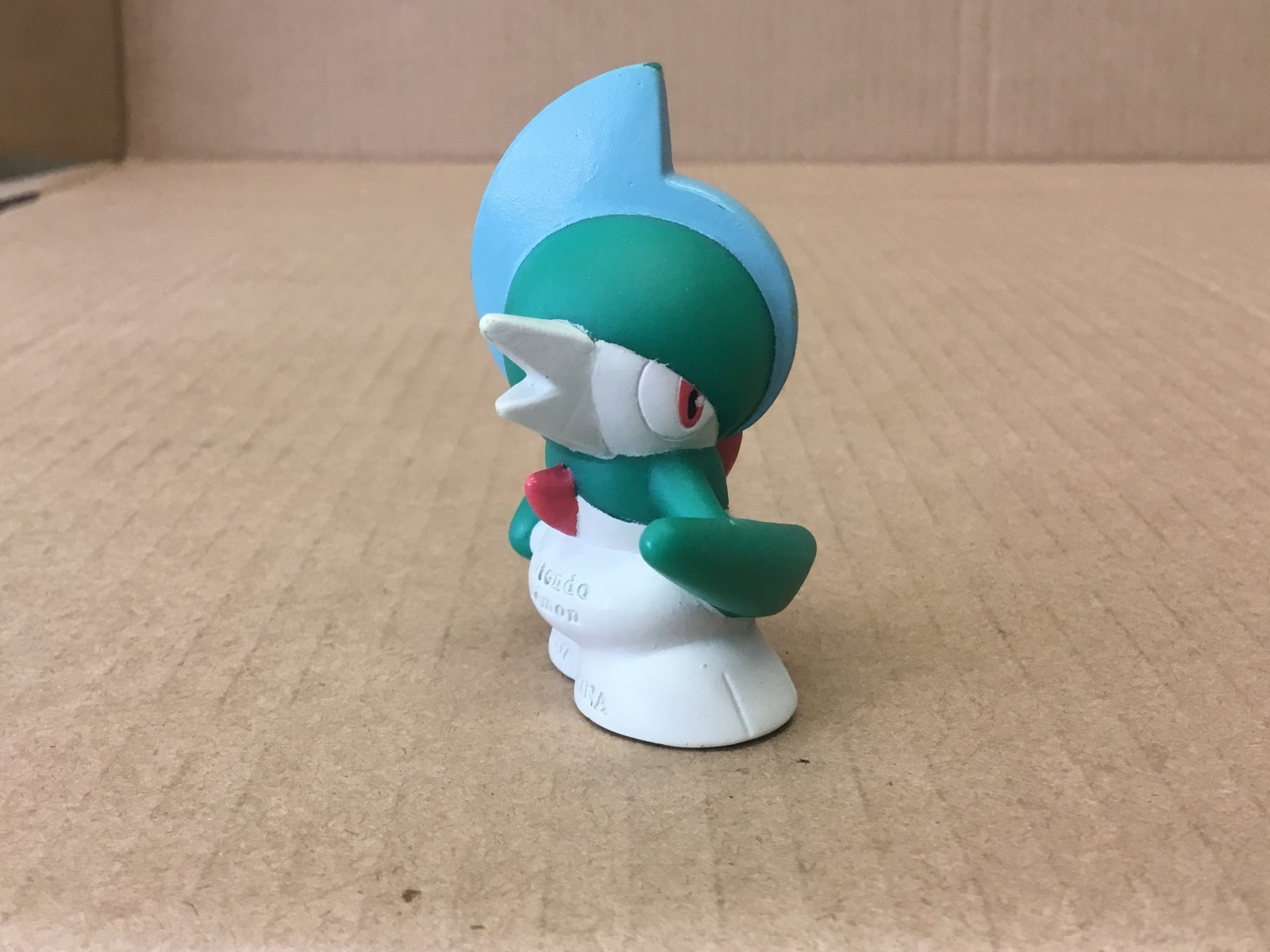 B. 2007 Pokemon Finger Puppet Gallade Figure Catch Them All Nintendo ...