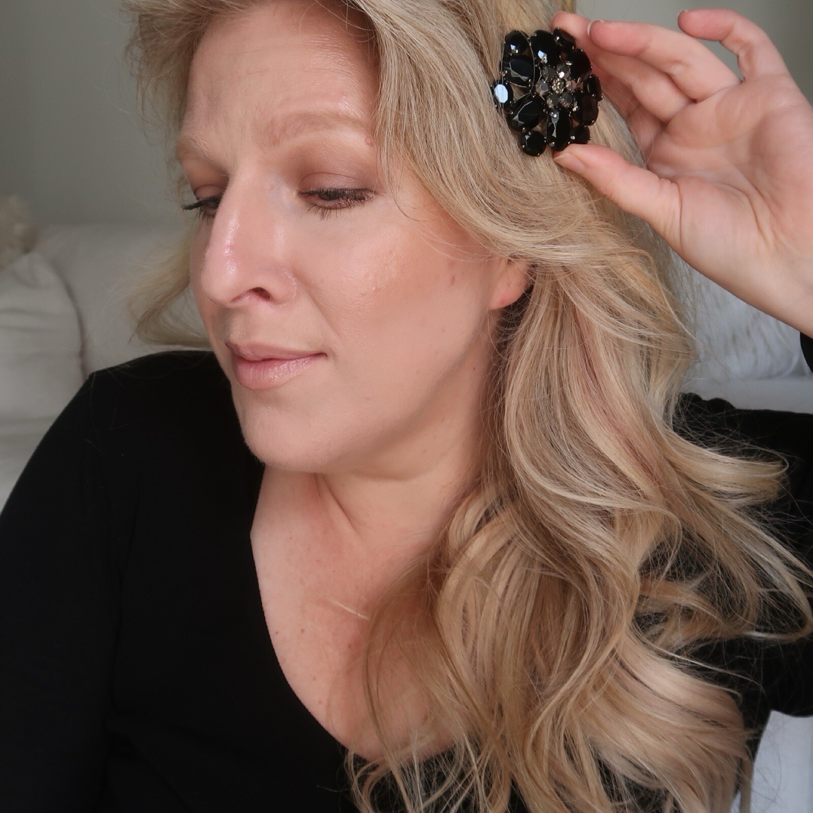 Cluster Brooch Black Faceted Glass Round Rhinestone F… - Gem