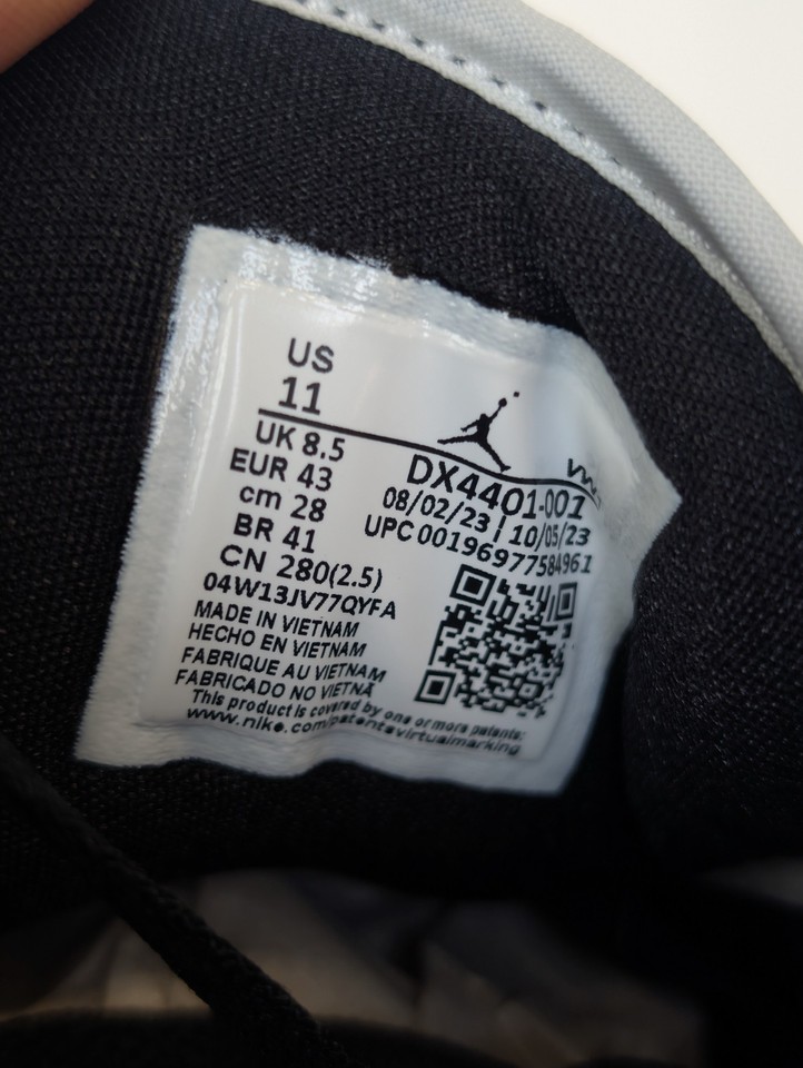 Air Jordan 2 Retro Low Trainers - Size UK 8.5 EU 43 Black Varsity Red ...