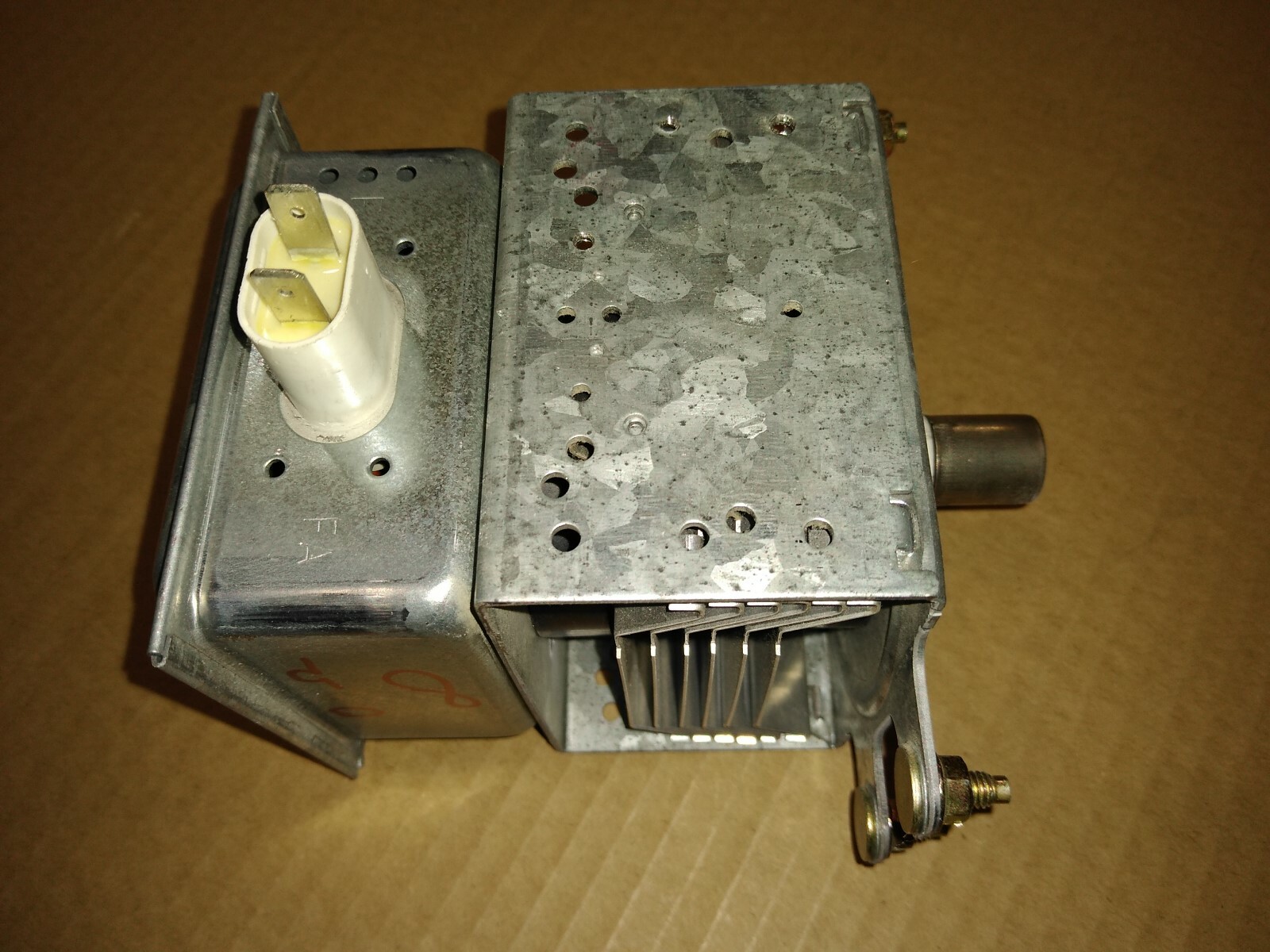 24EE18 EMERSON MICROWAVE OVEN MAGNETRON, GOLDSTAR 2M107A, 0 OHM, SHORT ...