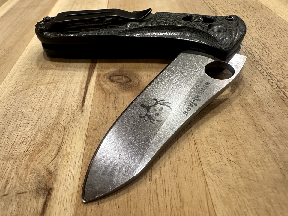 Benchmade Bone Collector 15030-1 2.95" D2 Black & Green G-10 Axis Lock ...