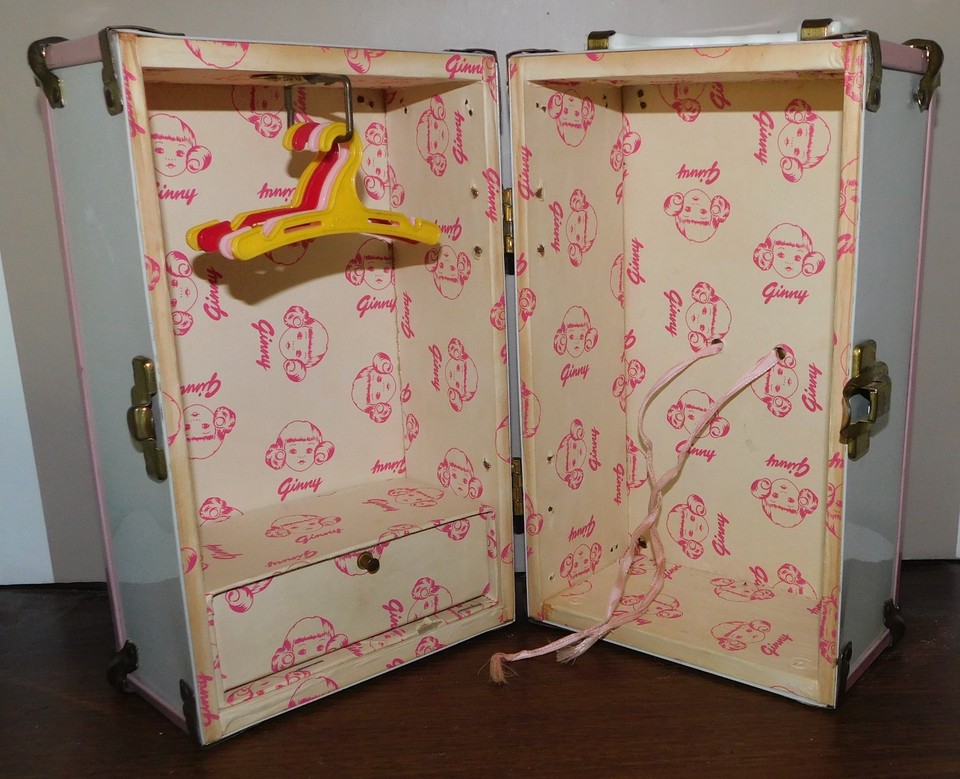 VINTAGE DOLL CASE TRUNK PINK WHITE METAL BRASS HARDWARE VOGUE GINNY ...