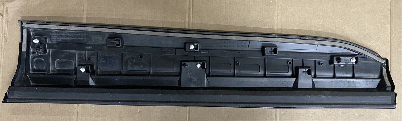 Left Side Front Door Lower Molding Cover Factory For 2015-2019 AUDI Q7 ...