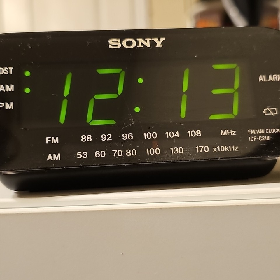 Sony Dream Machine FM/AM Alarm Clock Radio ICF-C218 w/Battery Backup ...
