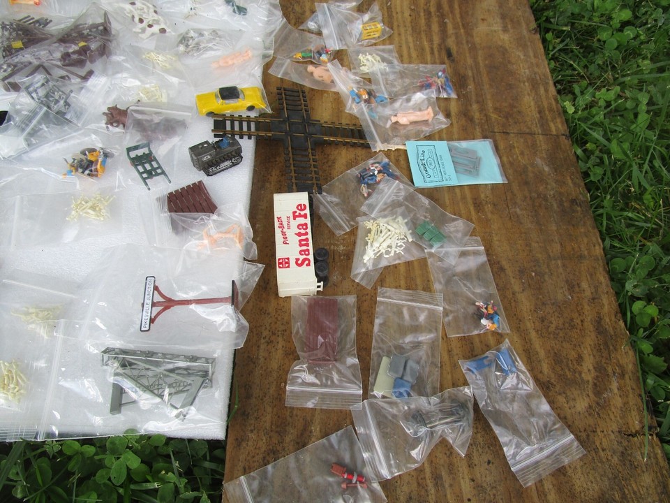 Huge N HO Scale Model Train Junk Yard Accessory Car Tractor ...