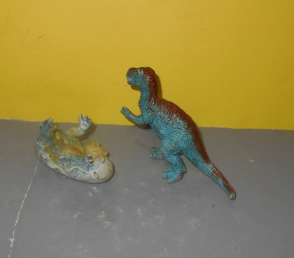 AAA BABY ALLOSAURUS Hatching & T-Rex Tyrannosaurus Dinosaur Toy Figures ...