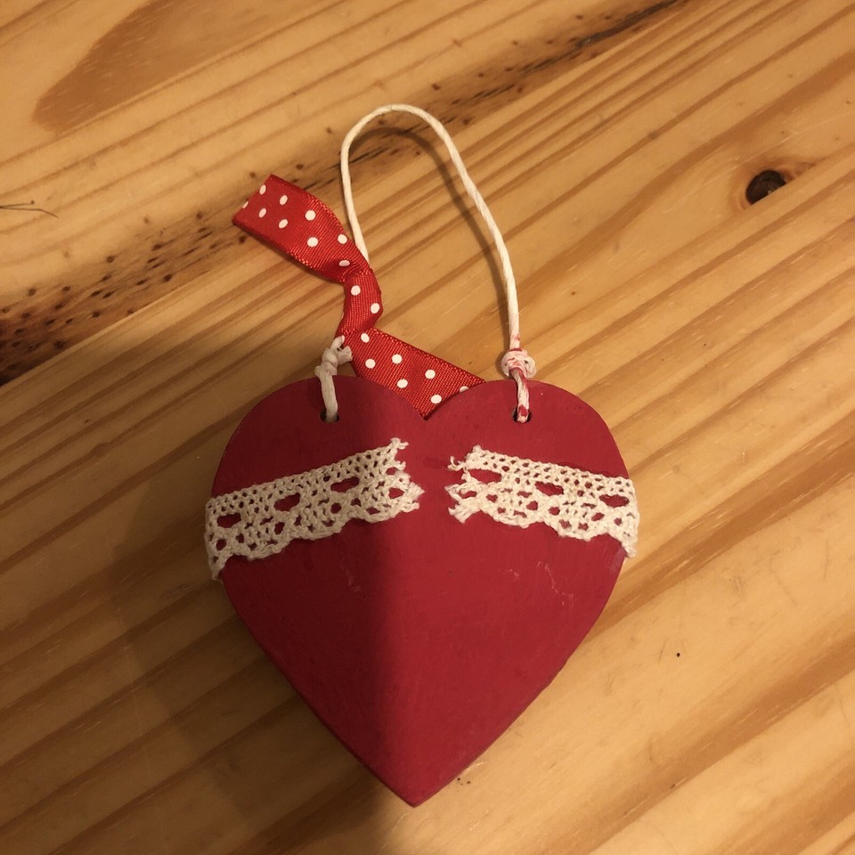 Wooden Hanging Cute Heart Shape Shabby Chic Gift - Lovely Romantic Gift ...
