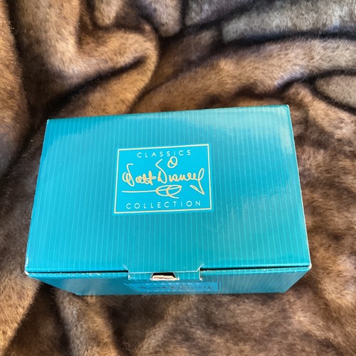 WDCC Walt Disney Classics Robin Hood - Maid Marian "Devoted Damsel" Box ...